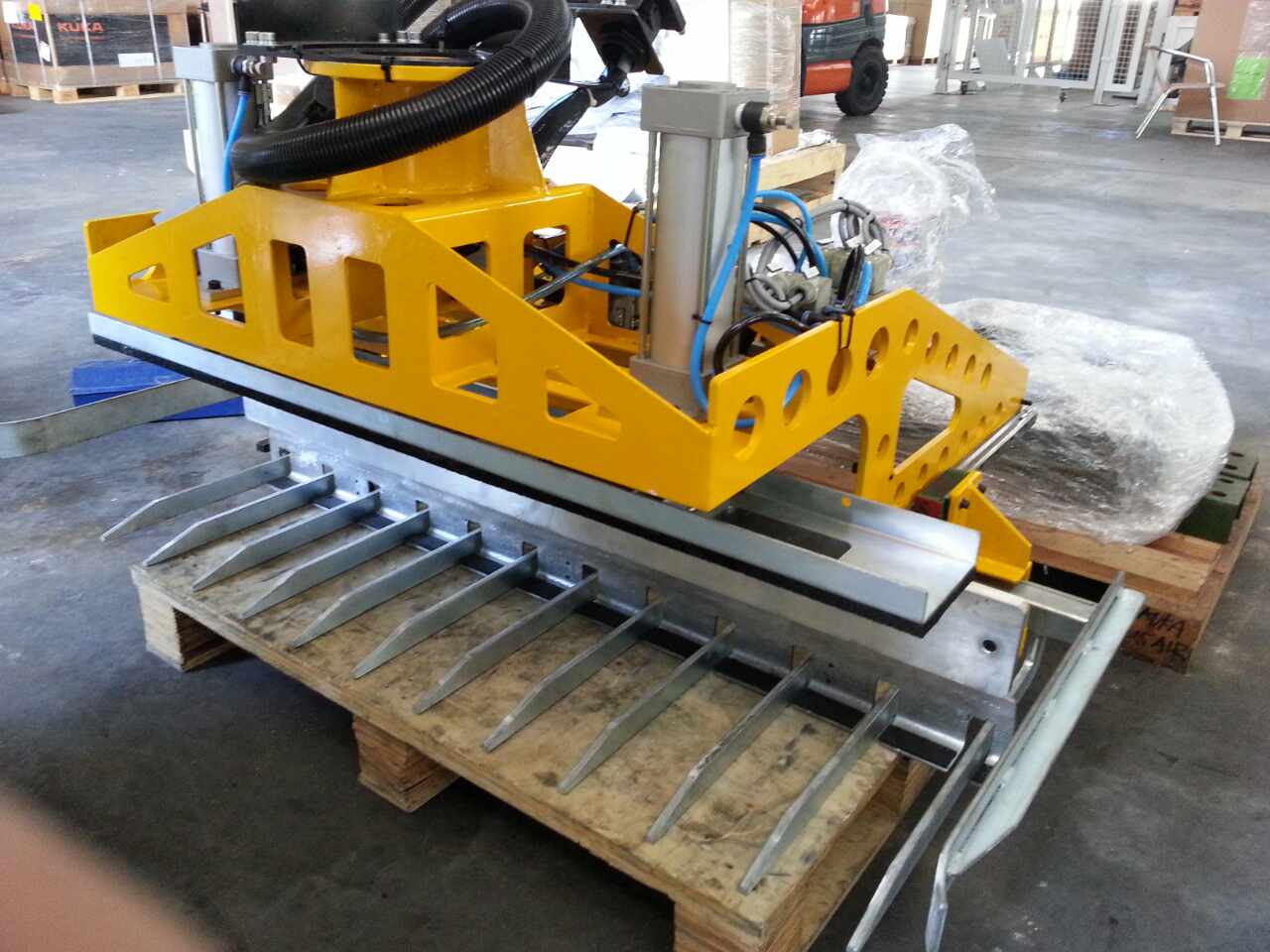 Robot EOAT (Grippers) | C.M.E. Industrial Automation